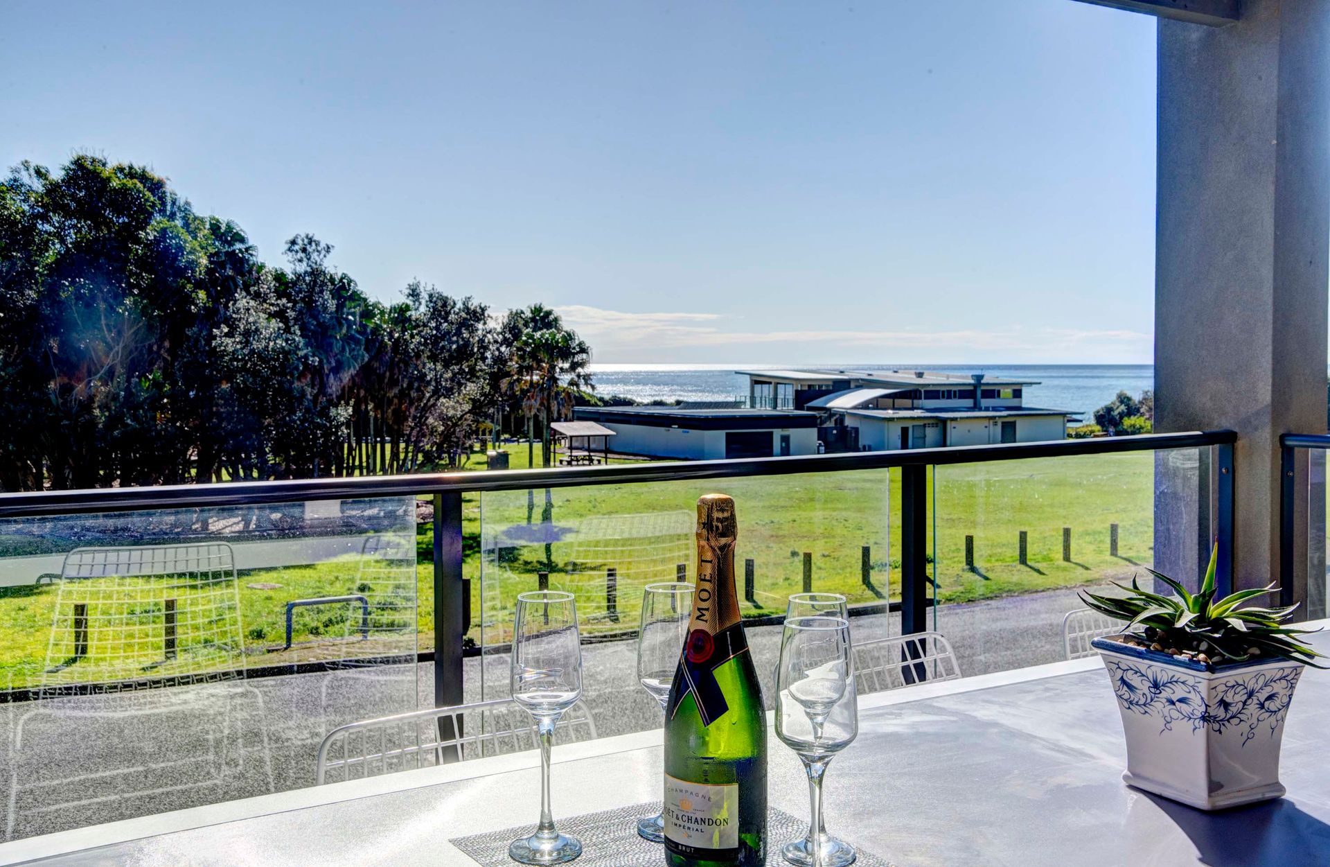 Close 2 Coast - Forster Holiday Rentals by Pacific Coast Holidays